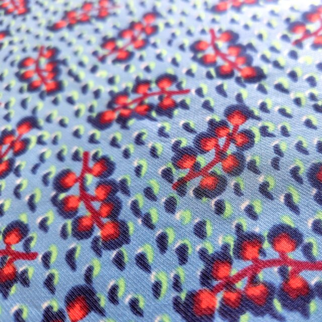 日用品店（布）コットンキュプラスカーフ 50cm×50cm 【 ボタニカル／ブルー 】LIBERTY | iichi 日々の暮らしを心地よくするハンドメイドやアンティークのマーケットプレイス