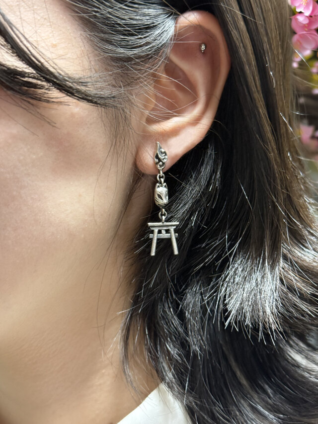 狐火 PIERCE TYPE A | iichi 日々の暮らしを心地よくするハンドメイドやアンティークのマーケットプレイス