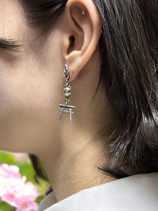 狐火 PIERCE TYPE A | iichi 日々の暮らしを心地よくするハンドメイドやアンティークのマーケットプレイス