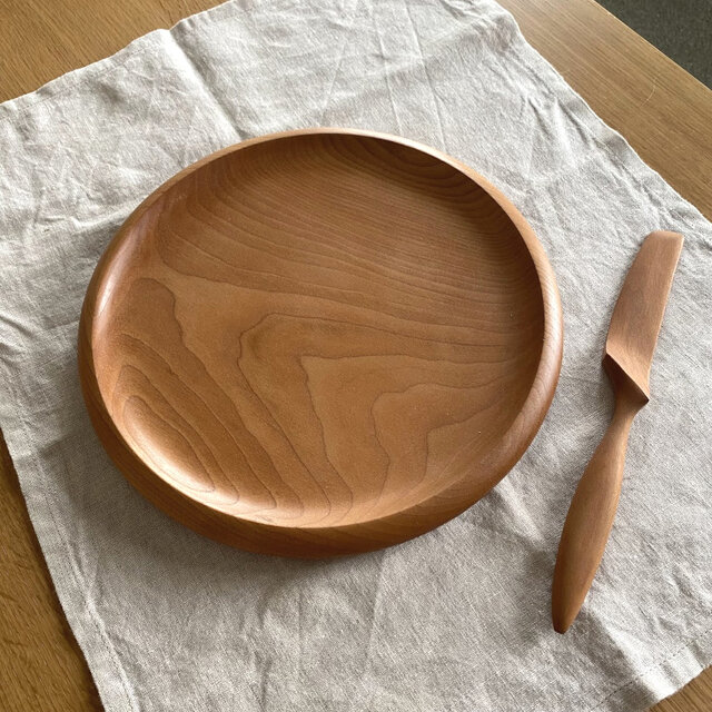 木のうつわ （チェリーのパン皿） 直径23cmのコピー | iichi 日々の暮らしを心地よくするハンドメイドやアンティークのマーケットプレイス