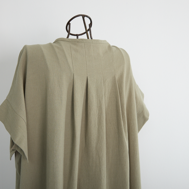 ふんわり柔らかコットン タック ワンピース オリーブ 0702Olive | iichi 日々の暮らしを心地よくするハンドメイドやアンティークのマーケットプレイス