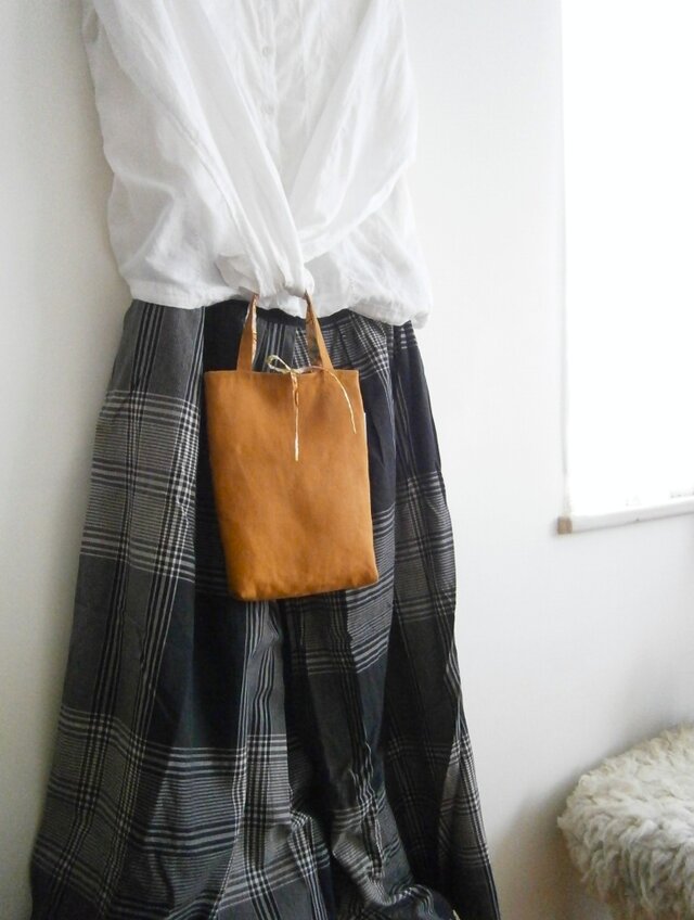OrangeBrownLinen×花cotton 小さめBag＆pouch | iichi 日々の暮らしを心地よくするハンドメイドやアンティークのマーケットプレイス