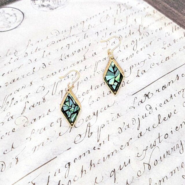 黒漆とグリーン螺鈿のダイヤのピアスイヤリング【2171】#ピアス#イヤリング | iichi 日々の暮らしを心地よくするハンドメイドやアンティークのマーケットプレイス