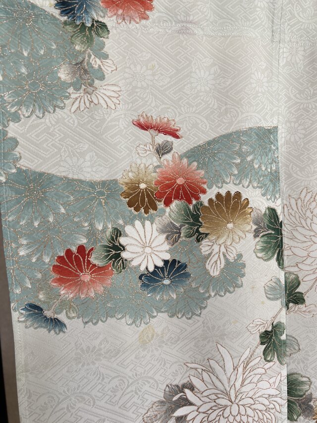 花柄、リメイク暖簾、着物素材、横〜50—丈〜88! | iichi 日々の暮らしを心地よくするハンドメイドやアンティークのマーケットプレイス