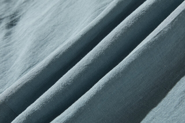 品ありフリルブラウス 長袖ブラウス コットンリネン 灰色がかった青色 250418-2 | iichi 日々の暮らしを心地よくするハンドメイドやアンティークのマーケットプレイス