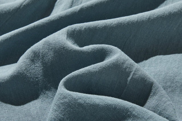 品ありフリルブラウス 長袖ブラウス コットンリネン 灰色がかった青色 250418-2 | iichi 日々の暮らしを心地よくするハンドメイドやアンティークのマーケットプレイス