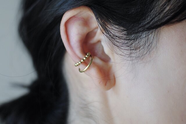 粒 W Ear cuff 真鍮 | iichi 日々の暮らしを心地よくするハンドメイドやアンティークのマーケットプレイス