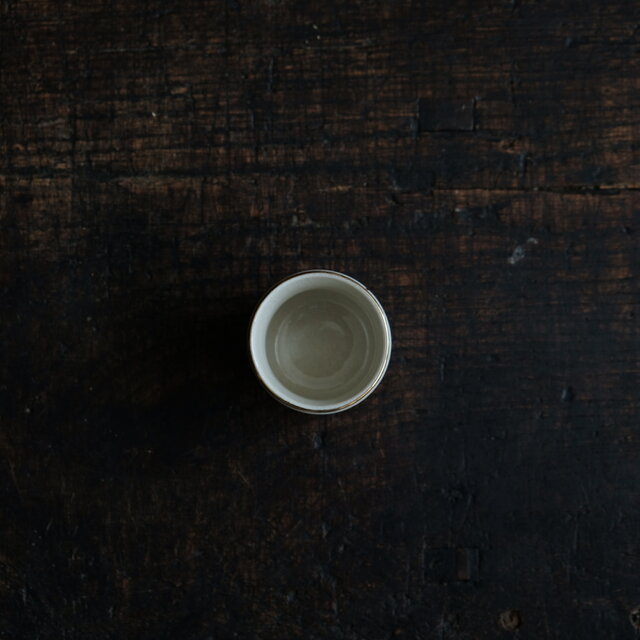 草むらから吠える虎（寅） 九谷焼 色絵金彩覗き猪口 昭和レトロ 干支 酒器 コレクション 古民家 古道具 b3 | iichi 日々の暮らしを心地よくするハンドメイドやアンティークのマーケットプレイス