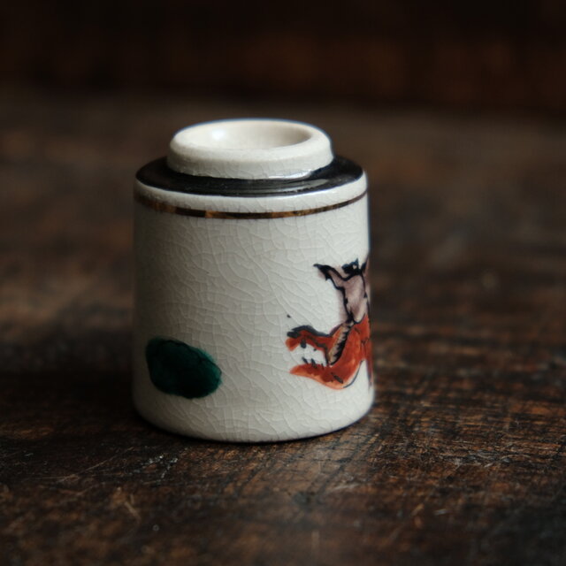 駆け抜ける2匹の馬と緑の雲（午） 九谷焼 色絵金彩覗き猪口 昭和レトロ 干支 酒器 コレクション 古民家 古道具 b3 | iichi 日々の暮らしを心地よくするハンドメイドやアンティークの ...