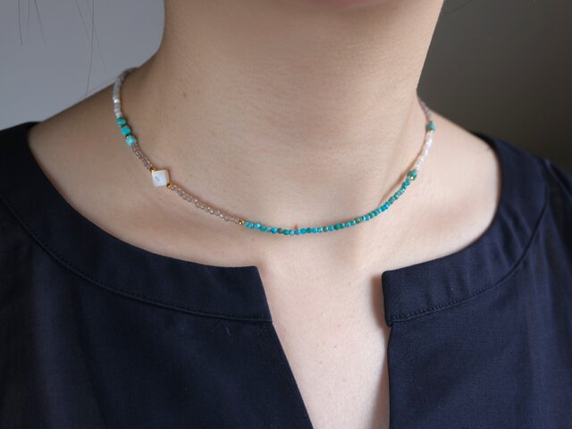 sturquoise ＆mother of pearl necklace：天然石ターコイズ/マザーオブパール/オプシディアン | iichi 日々の暮らしを心地よくするハンドメイドや ...
