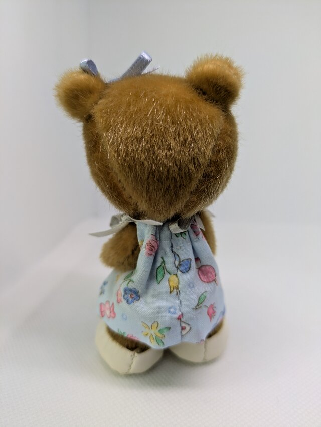 ぬいぐるみ☆おめかしくまさん☆ブラウン | iichi 日々の暮らしを心地よくするハンドメイドやアンティークのマーケットプレイス