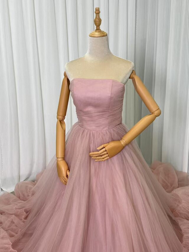 カラードレス 薄桃色 取り外しオフショルダー リボン ブライダル 可愛い 華やかなトレーン 結婚式 | iichi 日々の暮らしを心地よくするハンドメイドやアンティークのマーケットプレイス