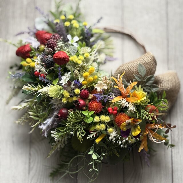 ＊母の日ギフト受付中＊ アーティフィシャルグリーンとベリーのリース 〜アーティフィシャルフラワー〜 母の日ギフト2025 | iichi 日々の暮らしを心地よくするハンドメイドやアンティークの ...