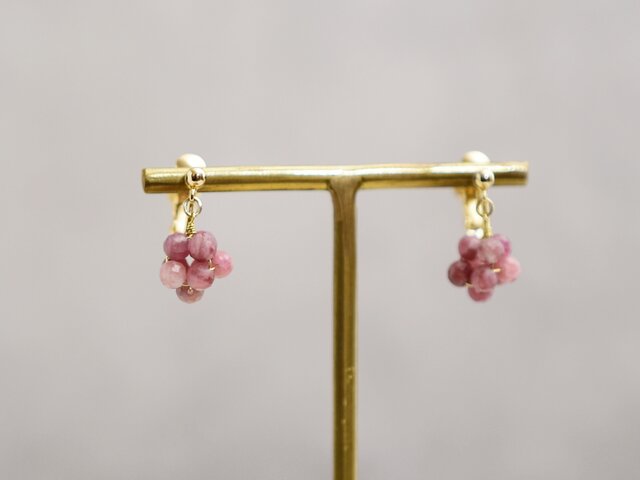 【イヤリング】ピンクトルマリン ペッパーベリー 実 金平糖 10月誕生石／誕生日プレゼントにも | iichi 日々の暮らしを心地よくするハンドメイドやアンティークのマーケットプレイス