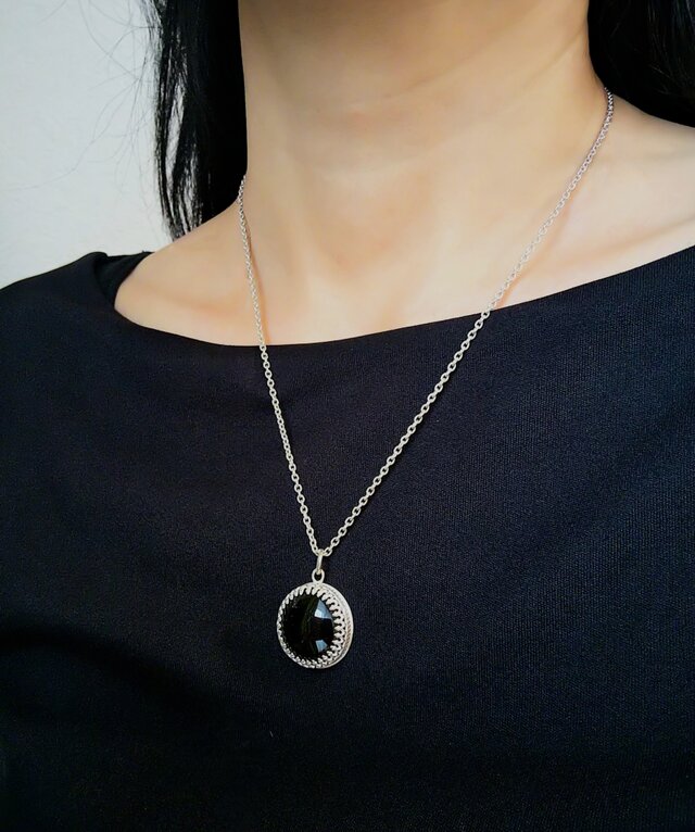 【受注制作】Renaissance ペンダント（SV、オニキス） | iichi 日々の暮らしを心地よくするハンドメイドやアンティークのマーケットプレイス