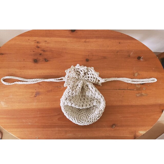 手のひらサイズのフリルつき巾着（黄緑〜緑） | iichi 日々の暮らしを心地よくするハンドメイドやアンティークのマーケットプレイス