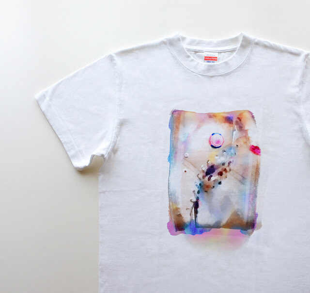 雨の季節 に Rainbow shoes 5.6oz Tシャツ white | iichi 日々の暮らしを心地よくするハンドメイドやアンティークのマーケットプレイス
