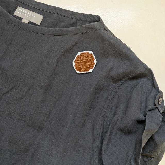 monolog 星屑ブローチ typeC TERRACOTA | iichi 日々の暮らしを心地よくするハンドメイドやアンティークのマーケットプレイス