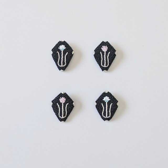 monolog アンティークフラワーブローチ B | iichi 日々の暮らしを心地よくするハンドメイドやアンティークのマーケットプレイス