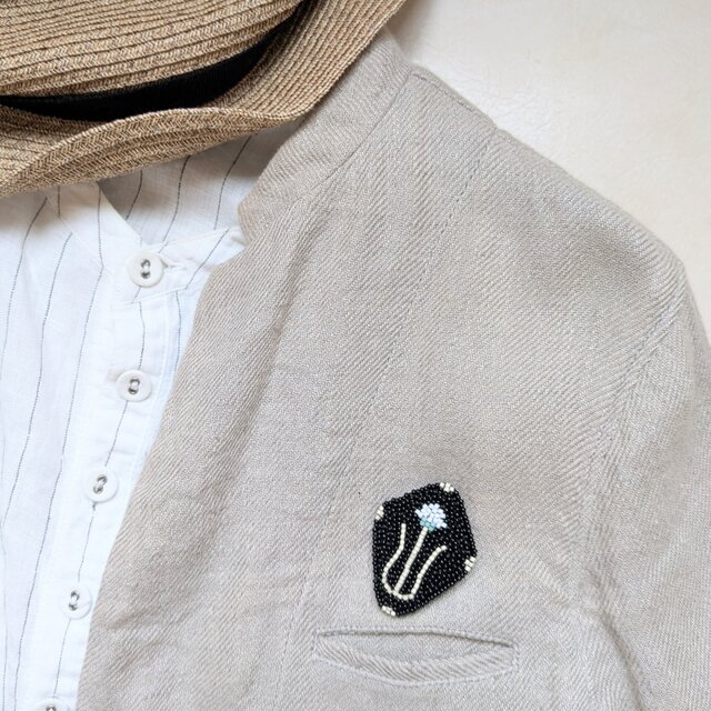 monolog アンティークフラワーブローチ B | iichi 日々の暮らしを心地よくするハンドメイドやアンティークのマーケットプレイス