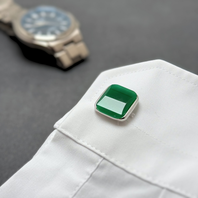 ラス1 四角の余韻 クリソプレーズ/緑玉髄 RHP 天然石カフスボタン - Grid | iichi 日々の暮らしを心地よくするハンドメイドやアンティークのマーケットプレイス