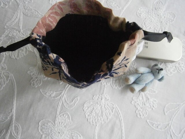 linen×花束rayon LightWeightBag&Pouch | iichi 日々の暮らしを心地よくするハンドメイドやアンティークのマーケットプレイス