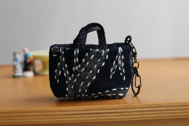 バッグに付けたいミニバッグチャーム【C】 | iichi 日々の暮らしを心地よくするハンドメイドやアンティークのマーケットプレイス