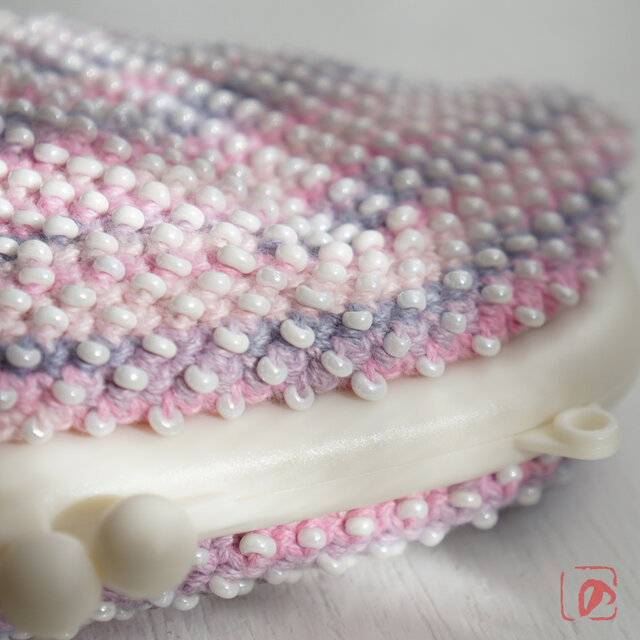 ばあば ⁛ つぶつぶガラスビーズのプチバッグ（藤風・2088） | iichi 日々の暮らしを心地よくするハンドメイドやアンティークのマーケットプレイス