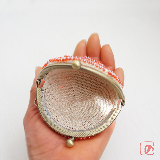 ばあば ♡ ガラスビーズのまんまるがま口（Jamba・2134） | iichi 日々の暮らしを心地よくするハンドメイドやアンティークのマーケットプレイス