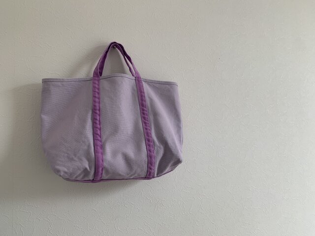 受注制作】帆布 BASIC TOTE(M) 薄紫×あやめ | iichi 日々の暮らしを心地よくするハンドメイドやアンティークのマーケットプレイス