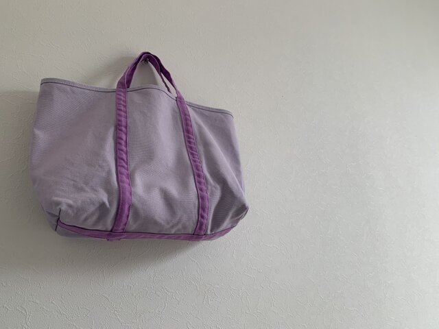 受注制作】帆布 BASIC TOTE(M) 薄紫×あやめ | iichi 日々の暮らしを心地よくするハンドメイドやアンティークのマーケットプレイス