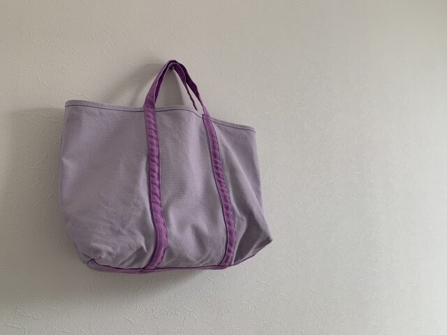 受注制作】帆布 BASIC TOTE(M) 薄紫×あやめ | iichi 日々の暮らしを心地よくするハンドメイドやアンティークのマーケットプレイス