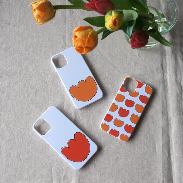 tulip（ red & orange ）」＜ホワイトケース＞【 表面のみ印刷 】 | iichi 日々の暮らしを心地よくするハンドメイドやアンティークのマーケットプレイス