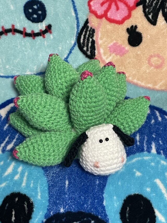 かぎ針編み海洋生物ウサギウミウシかわいい編みぐるみ (L サイズ) | iichi 日々の暮らしを心地よくするハンドメイドやアンティークのマーケットプレイス