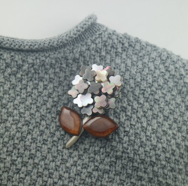 黒蝶貝のあじさい | iichi 日々の暮らしを心地よくするハンドメイドやアンティークのマーケットプレイス