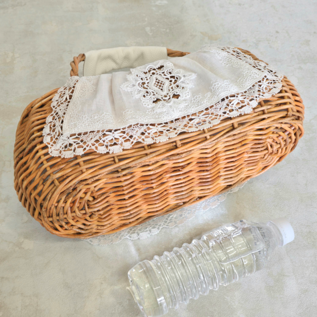 アラログのオーバルかごバッグ ～ リネン×レースの上品カバー付き ～ | iichi 日々の暮らしを心地よくするハンドメイドやアンティークのマーケットプレイス