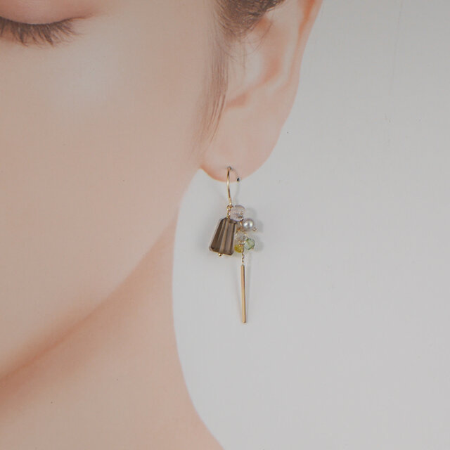 #1049 K10＋14KGF スモーキークォーツタンブル ストレートバーピアス | iichi 日々の暮らしを心地よくするハンドメイドやアンティークのマーケットプレイス