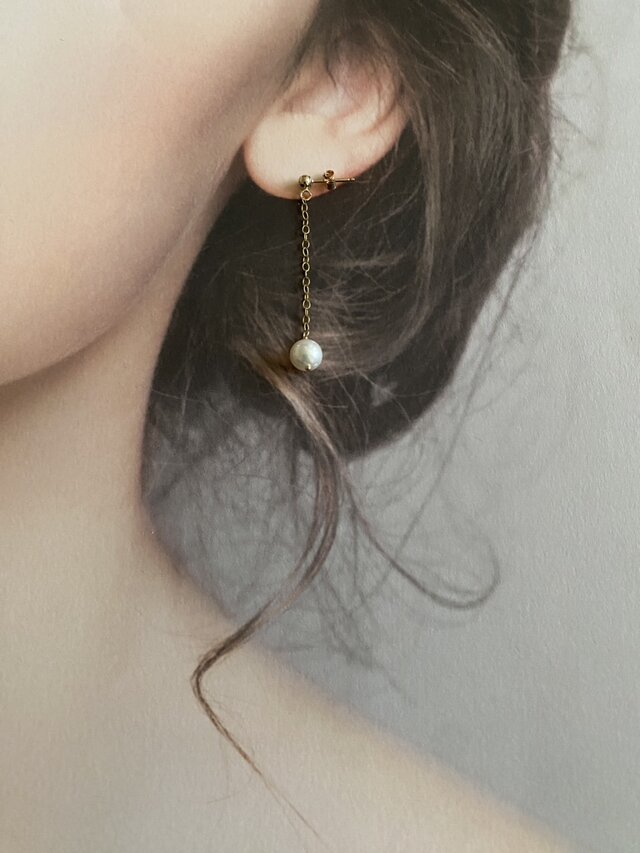 14kgf AAA淡水パールスウィングチェーンスタッドピアス | iichi 日々の暮らしを心地よくするハンドメイドやアンティークのマーケットプレイス