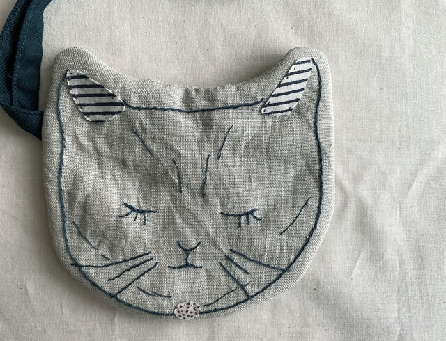 I am cat A | iichi 日々の暮らしを心地よくするハンドメイドやアンティークのマーケットプレイス