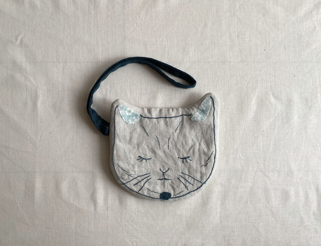 I am cat B | iichi 日々の暮らしを心地よくするハンドメイドやアンティークのマーケットプレイス