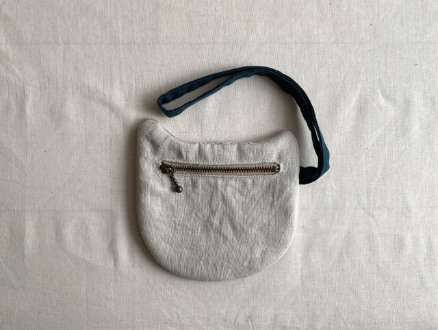 I am cat B | iichi 日々の暮らしを心地よくするハンドメイドやアンティークのマーケットプレイス