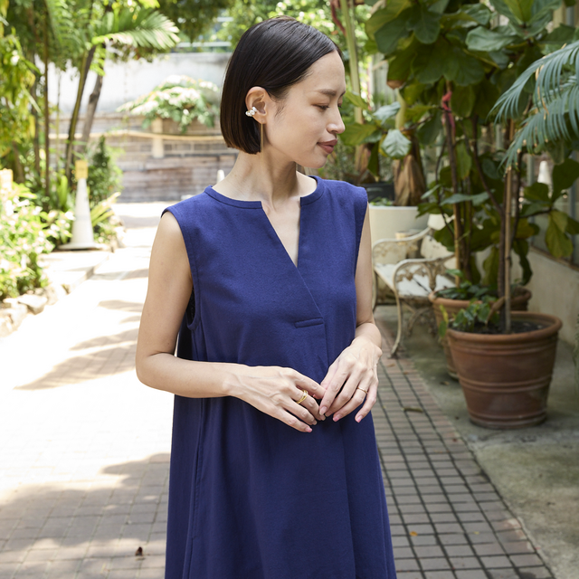 【着丈調整可能】品よく映える コットン キーネック ノースリ ワンピース ネイビー 0655NV | iichi 日々の暮らしを心地よくするハンドメイドやアンティークのマーケットプレイス