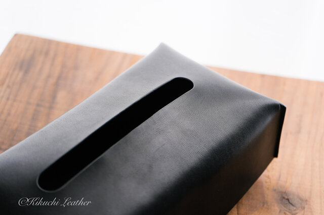 《RIVER》レザーティッシュボックスケース Black | iichi 日々の暮らしを心地よくするハンドメイドやアンティークのマーケットプレイス