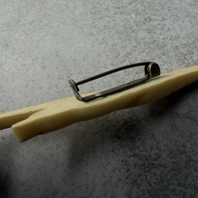 200｜白い航路 – カモメが羽ばたくヴィンテージブローチ（1930〜50s・イギリス） | iichi 日々の暮らしを心地よくするハンドメイドやアンティークのマーケットプレイス