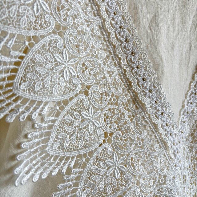 European linen scarf collar (white race) "b" | iichi 日々の暮らしを心地よくするハンドメイドやアンティークのマーケットプレイス