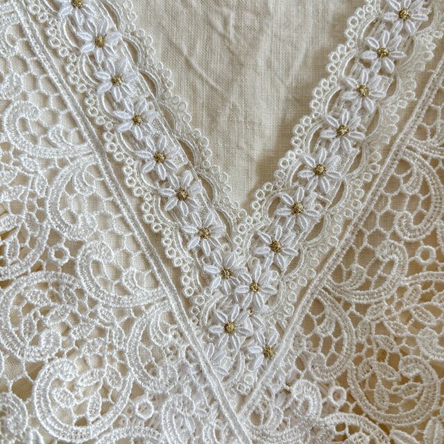 European linen scarf collar (white race) "b" | iichi 日々の暮らしを心地よくするハンドメイドやアンティークのマーケットプレイス