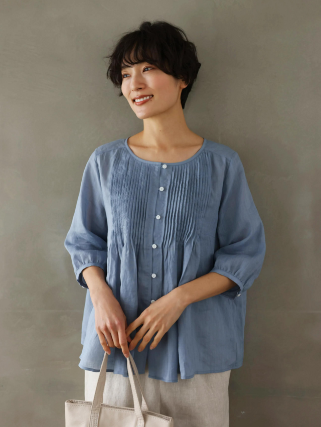 ふんわりAラインが可愛い！ 風通し良く夏らしい麻ブラウス ピンタック入りブラウス ブルーグレー250422-4 | iichi 日々の暮らしを心地よくするハンドメイドやアンティークのマーケットプレイス