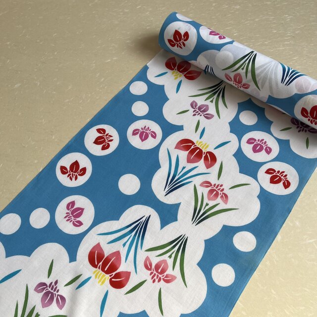 子供 浴衣地ひかえめフレアーワンピース 注染あやめ（水色地） 80-130サイズ〈受注製作〉 | iichi 日々の暮らしを心地よくするハンドメイドやアンティークのマーケットプレイス