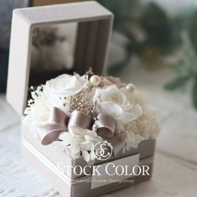 ジュエルBOXのリングピロー＊プリザーブドフラワー ウェディング 結婚式 紫陽花 ローズ ホワイト リングピロー | iichi 日々の暮らしを心地よくするハンドメイドやアンティークの ...