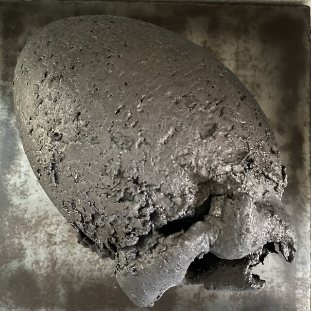 オブジェ 黒釉 Genesis No.1 | iichi 日々の暮らしを心地よくするハンドメイドやアンティークのマーケットプレイス